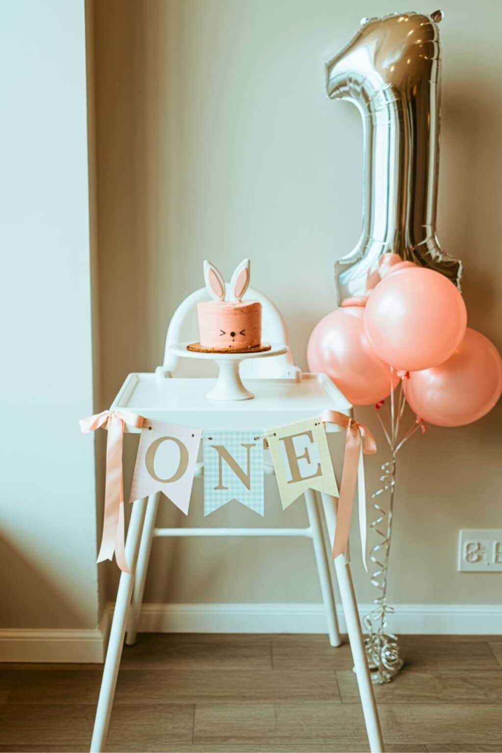 50 Cute First Birthday Girl Ideas for Party Themes, Decor + Cake ...